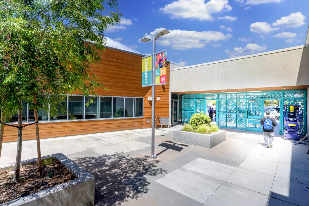 Logan Memorial Educational Campus - Visual Asylum